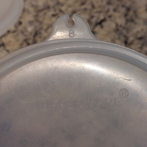 Tupperware | Kitchen | Vintage Tupperware Lids 5 Different Size Set A B ...